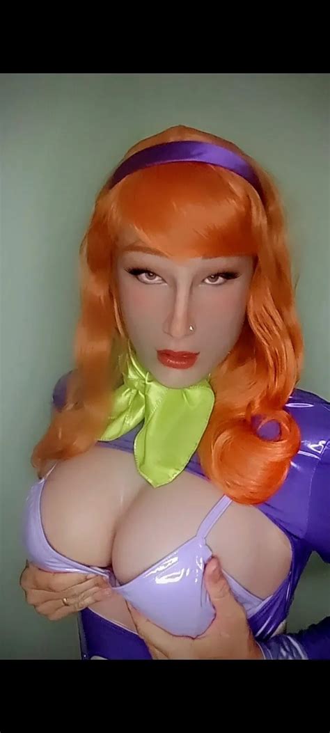 Daphne Blake Masking 23 Pics Xhamster