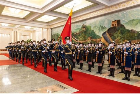 Монгол Улсын Ерөнхийлөгч У Хүрэлсүхийг БНХАУ ын дарга Ши Жиньпин угтлаа