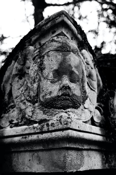 낮에는 검은 콘크리트 동상 사진 Unsplash의 무료 프랑스 이미지