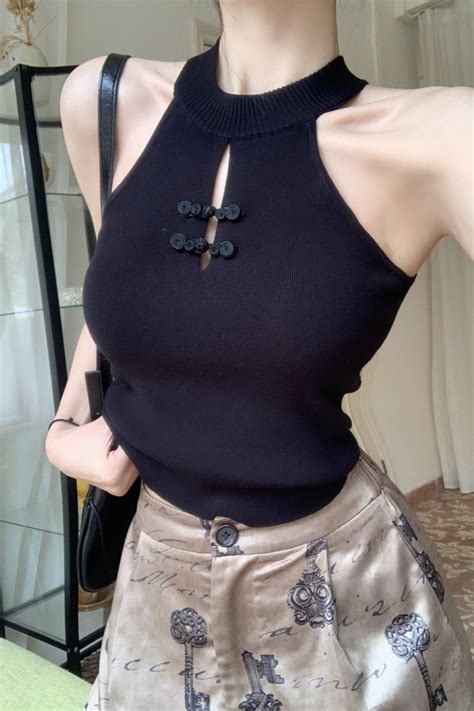 깔센 린다 섹시 트임 홀터넥 버클 민소매 나시 탑