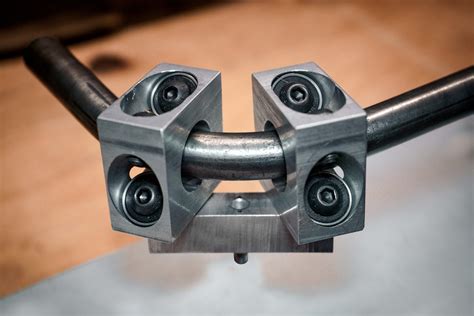 Fight Robot Vs Gantry System — James Engineering