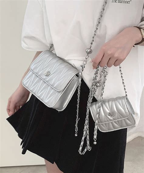 라이키걸 무료배송 2size 플라워리프 퀼팅 미니 체인 크로스백 핑크블랙아이보리실버