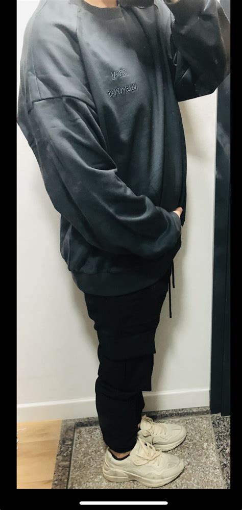 준지 맨투맨 S 인데 많이 큰가여 ㅋㅋㅋ 패션 에펨코리아