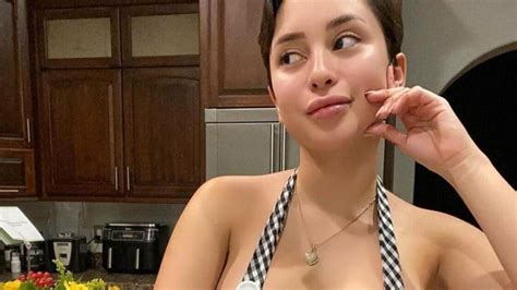 Verónica Perasso Shows Off Super Horny Masochist Costume