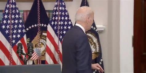 Biden Walks Away As Reporters Question Him On Us Banking Crisis Video Surfaces Business News