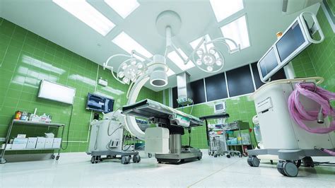 Извършиха първата за България операция по нов метод за лечение на рак на дебелото черво Новини бг