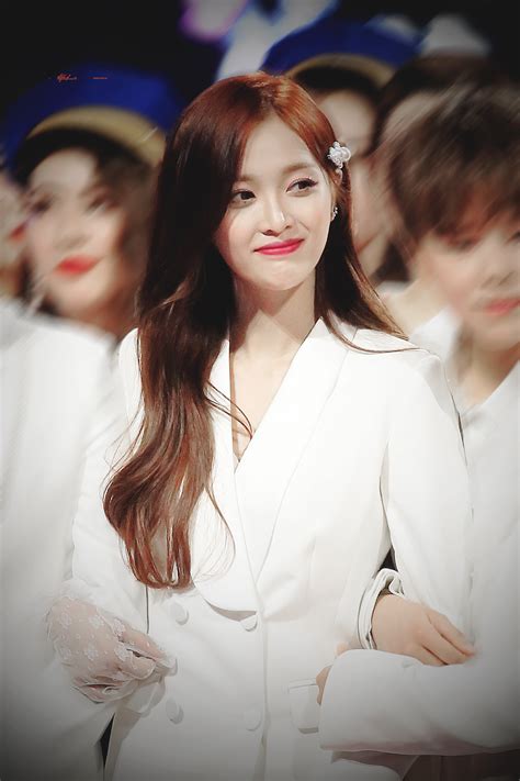 吴宣仪 壁纸 头像 堆糖，美图壁纸兴趣社区