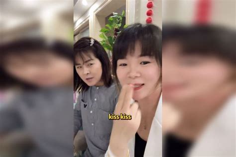 昨天公公走了之后，没想到今天，在婆婆面前秀了波恩爱公公婆婆