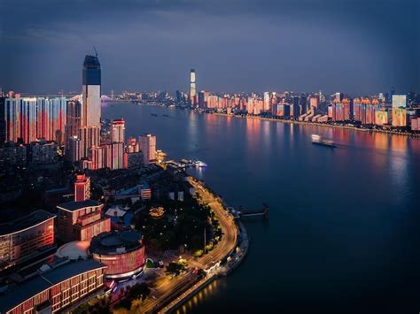 Premium Photo Wuhan Yangtze River And Han River On The Four Banks Of