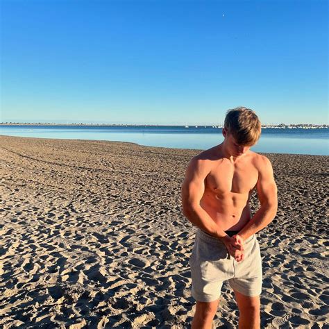 The Gallery Of Young Guys — Blake Clunes