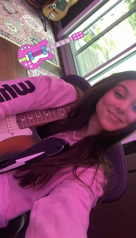 Guitar Girl Scrolller Guitar Girl Scrolller