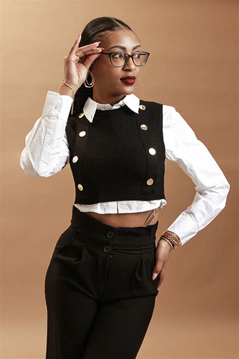 Tia Model Folio