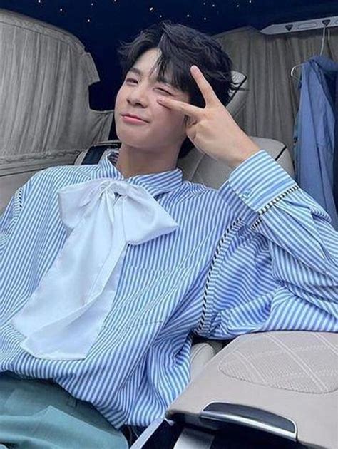 Pesona Jung Dong Won Penyanyi Trot Yang Pernah Di Casting Sm