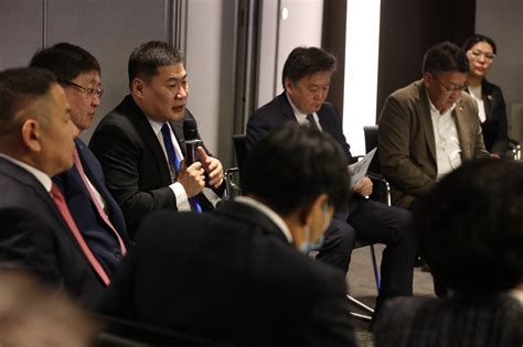 Ерөнхий сайд Л Оюун Эрдэнэ “Өглөөний уулзалт” аа эдийн засагчидтай хийлээ Tsoh Mn