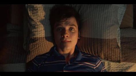 游泳館女更衣室進十多歲男孩，女生投訴，男孩媽媽：就你怕看？ 每日頭條