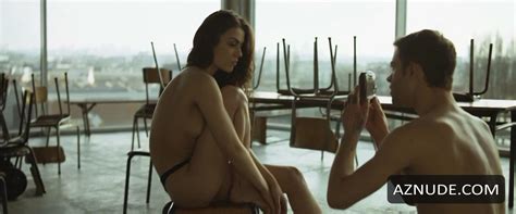 A CRASH MID FLIGHT NUDE SCENES AZNude