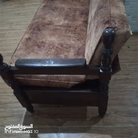 صوفا بيداوسجلونة بتفتح تخت حديد والأيدي خشب عدد 3بسعر مغري