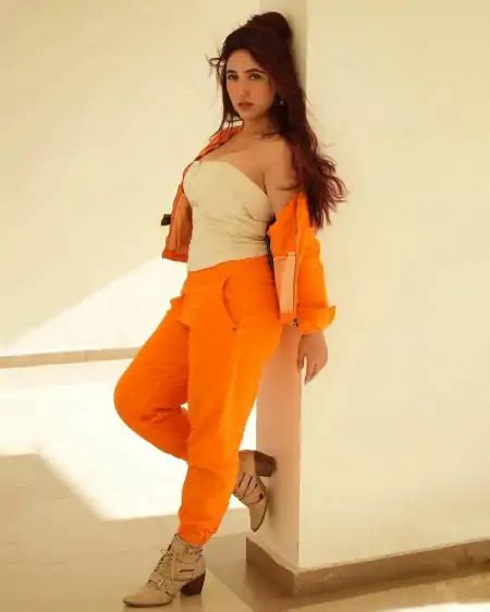 Ashnoor Kaur Latest Hot And Cute Pics And Photo