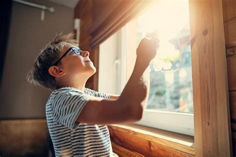Homeowners Discover Unconventional Window Hack That Keeps You Cool