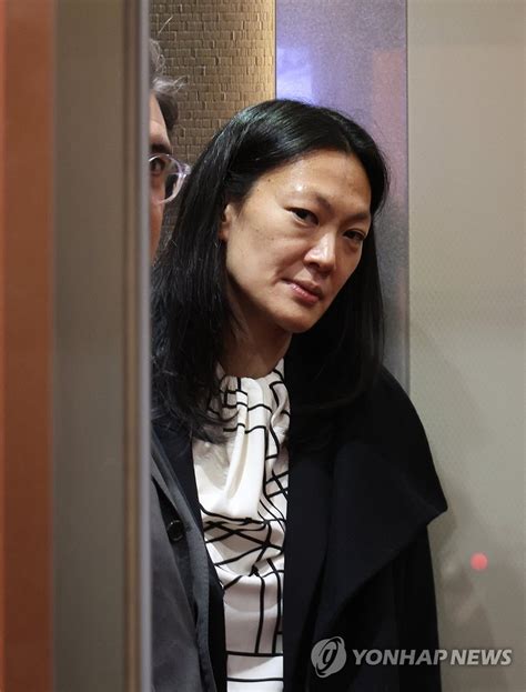 외교부 들어서는 줄리 터너 특사 연합뉴스