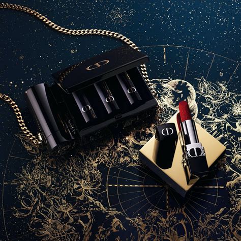 연말과 함께 온 2022 홀리데이 에디션 디에디트 The Edit