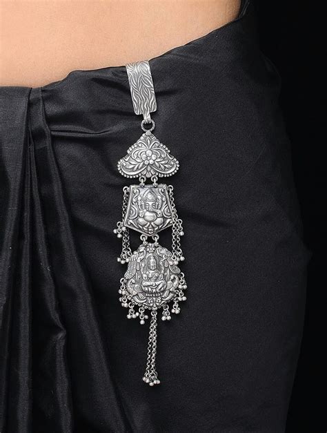 Beautiful Chabi Chhalla But Should Be Inserted Just At The Edge Of The