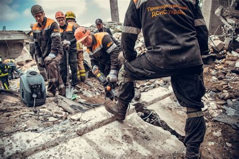 Кількість загиблих через ракетну атаку по Кривому Рогу зросла до дванадцяти в лікарні помер 67