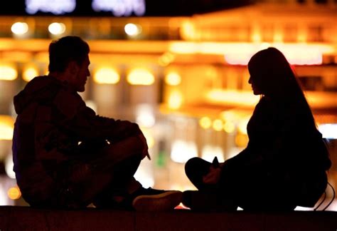 შენ თუ ასე ძალიან გჭირდება ეგ ღარიბი მათხოვარი იცხოვრე მასთან ჩვენ