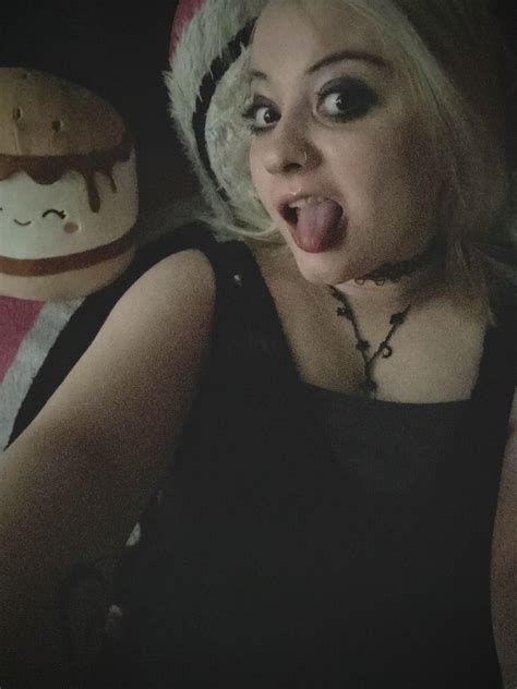 Sup R Gothgirls