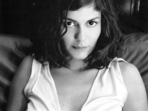 Audrey Tautou Sexy Wallpaper Images