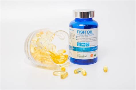 강력한 오메가 건강 보조 식품 건강 영양 건강 혜택 건강을 위한 보충제 건강한 생활 경구 캡슐 노란색 캡슐 다이어트 다이어트 지원 병 라벨 보조제