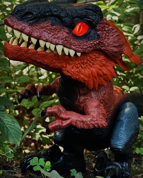 Uncaged Ultimate Pyroraptor Rjurassicworld