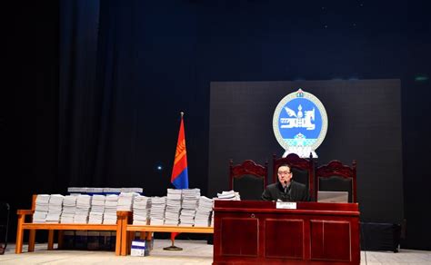 ШУУД Хөгжлийн банкны хэргийн шүүх хурал хоёр дахь өдрөө үргэлжилж байна E Mn