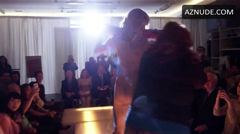 CMNF CFNF Only One Naked Leslie Bibb Nude Catwalk Scene