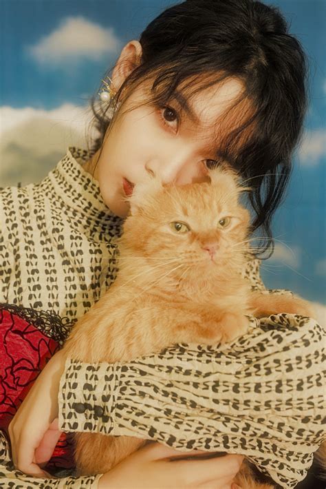 猫系少女陈瑶 慵懒娇俏气质百变 眼界，放眼世界