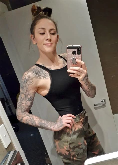 Megan Anderson Scrolller
