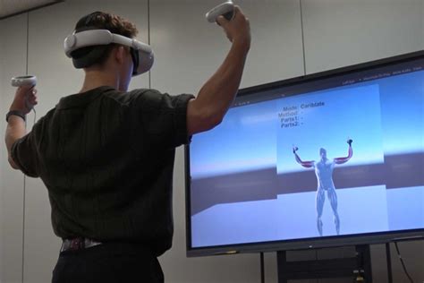 “a Real Time Visualization System Of Pseudo Muscle Activity Using A Vr