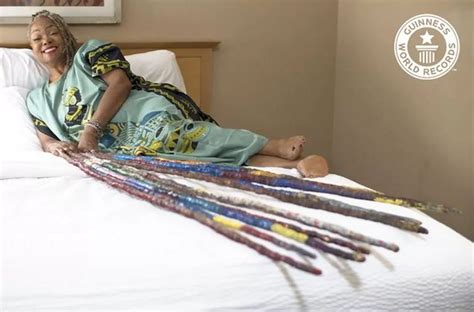 Mum With Worlds Longest Fingernails Can No Longer Drive And Struggles