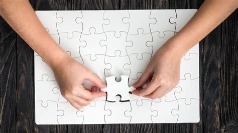 A Complete Guide To Solution Selling In 2023