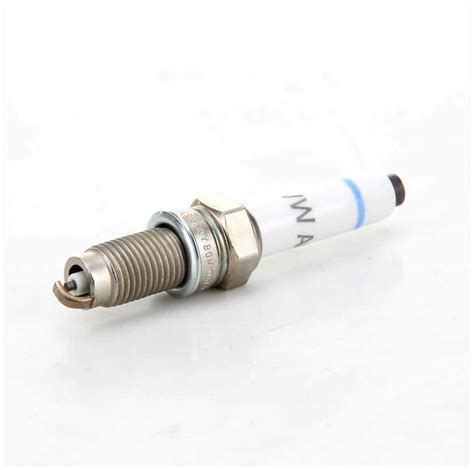 Свеча зажигания VAG 04C905616D 1 шт. — купить в интернет-магазине по ...