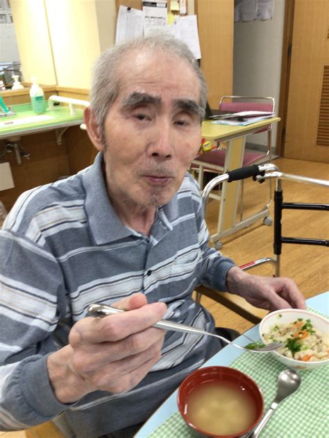 デイ 炊き立ての土鍋ご飯🍚を食べよう～！｜ブログ｜住吉 杉の子園｜社会福祉法人 杉の子