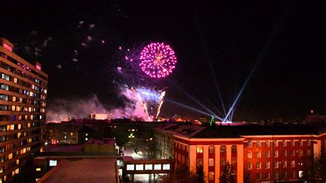 Новогодний салют в Барнауле. C Новым 2015 Годом друзья !!! - YouTube