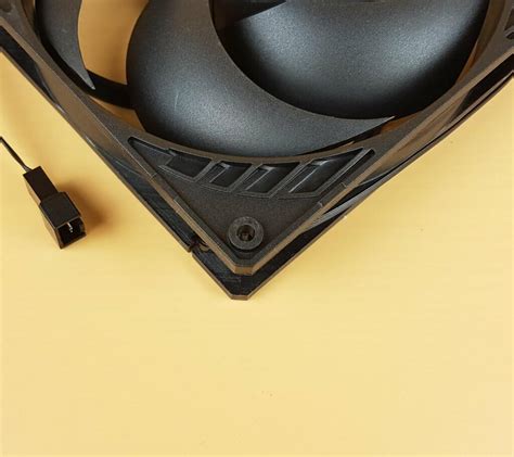 ARCTIC P14 PWM PST Fans Review EnosTech Com