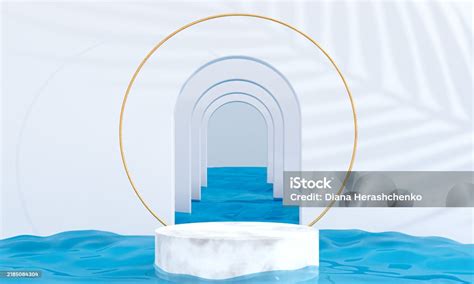 대리석 연단과 흰색 아치가 있는 여름 풍경 장면 미용 제품 및 화장품 프레젠테이션 푸른 물 바다 또는 수영장이 있는 장면 열 대 잎 그림자입니다 자연 배경 3차원 형태에