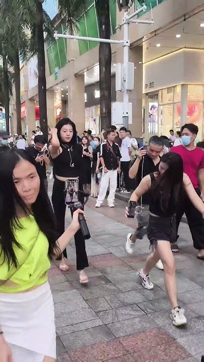 内向社恐腼腆文静小女生爆爆，走出了舍我其谁的霸气，身边十几个跟拍东门老街 路人视角 内向社恐腼腆文静小女生 街拍 Buv官方旗舰店 年轻就要buv Youtube