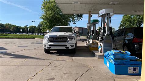 Fuel Economy Review The 2020 Ram 1500 Ecodiesel Is A Brawny Fuel Sipper