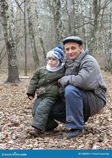 Nonno Con Il Nipote Fotografia Stock Immagine Di Serraggio 338954