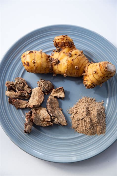 Galangal What It Is And How To Use It Galangal Vs Ginger Galangal