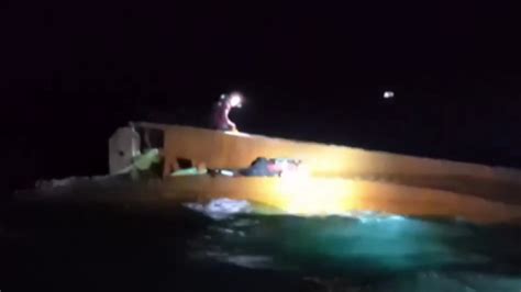 [사회]거센 파도에 선박 사고 잇따라 밤샘 실종자 수색 Ytn