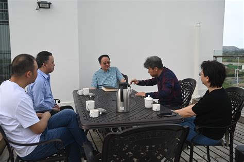 中国农业大学三亚研究院 新闻动态 院长龚元石与来访教授开展座谈